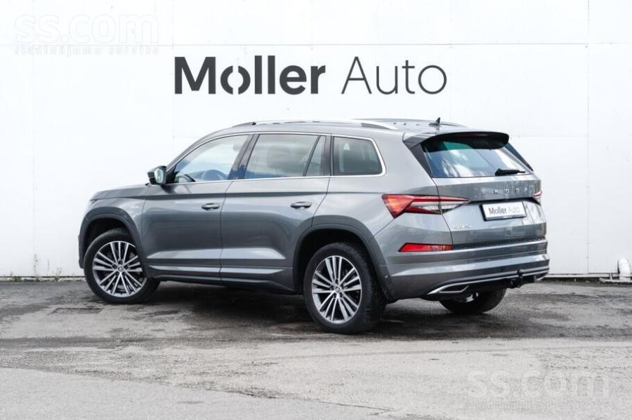 Grey Skoda Kodiaq 2022 in Riga, with an engine capacity of 2.00 L and mileage of 128 thousand km for 32550 €, photo 4 on AUTOMOTO.COM.LV