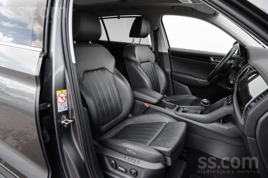 Grey Skoda Kodiaq 2022 in Riga, with an engine capacity of 2.00 L and mileage of 128 thousand km for 32550 €, photo 9 on AUTOMOTO.COM.LV