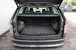 Grey Skoda Kodiaq 2022 in Riga, with an engine capacity of 2.00 L and mileage of 128 thousand km for 32550 €, photo 15 on AUTOMOTO.COM.LV