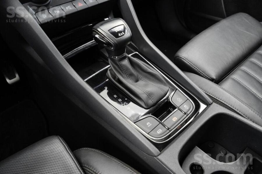 Grey Skoda Kodiaq 2022 in Riga, with an engine capacity of 2.00 L and mileage of 128 thousand km for 32550 €, photo 29 on AUTOMOTO.COM.LV