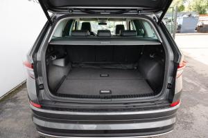 Grey Skoda Kodiaq 2022 in Riga, with an engine capacity of 2.00 L and mileage of 128 thousand km for 32550 €, photo 15 on AUTOMOTO.COM.LV