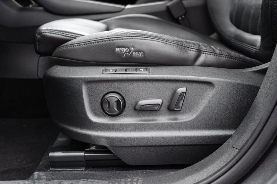Grey Skoda Kodiaq 2022 in Riga, with an engine capacity of 2.00 L and mileage of 128 thousand km for 32550 €, photo 19 on AUTOMOTO.COM.LV