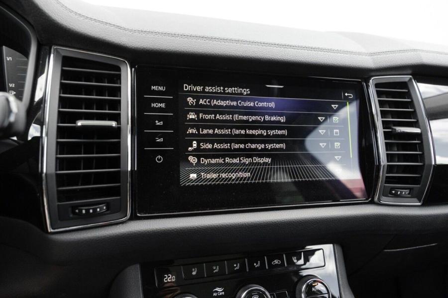 Grey Skoda Kodiaq 2022 in Riga, with an engine capacity of 2.00 L and mileage of 128 thousand km for 32550 €, photo 37 on AUTOMOTO.COM.LV