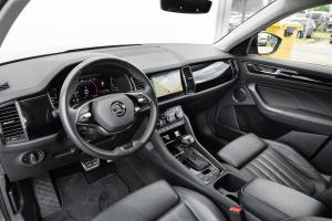 Grey Skoda Kodiaq 2022 in Riga, with an engine capacity of 2.00 L and mileage of 128 thousand km for 32550 €, photo 41 on AUTOMOTO.COM.LV