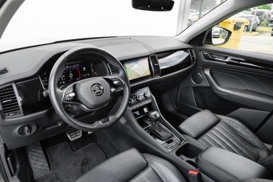 Grey Skoda Kodiaq 2022 in Riga, with an engine capacity of 2.00 L and mileage of 128 thousand km for 32550 €, photo 41 on AUTOMOTO.COM.LV