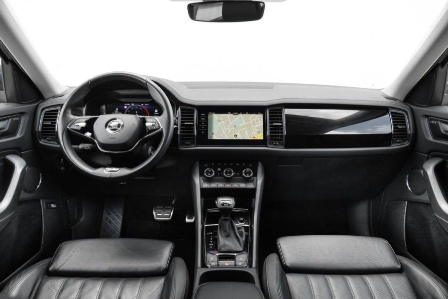 Grey Skoda Kodiaq 2022 in Riga, with an engine capacity of 2.00 L and mileage of 128 thousand km for 32550 €, photo 43 on AUTOMOTO.COM.LV