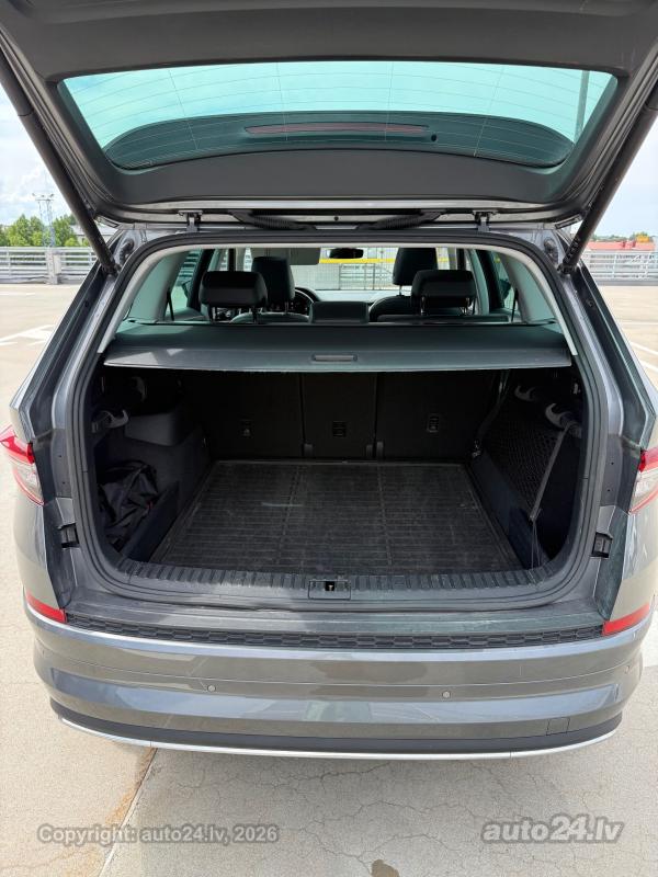 Серый Шкода Kodiaq 2022 в Таллин, объемом двигателя 2.00 л и пробегом 97 тыс. км за 35900 €, фото 5 на AUTOMOTO.COM.LV