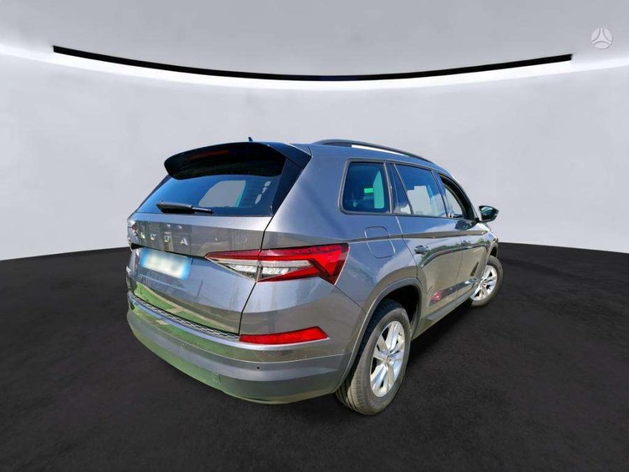 Серый Шкода Kodiaq 2022 в Вильнюс, объемом двигателя 1.50 л и пробегом 170 тыс. км за 18755 €, фото 3 на AUTOMOTO.COM.LV