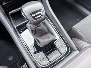 Серый Шкода Kodiaq 2022 в Вильнюс, объемом двигателя 1.98 л и пробегом 124 тыс. км за 30700 €, фото 16 на AUTOMOTO.COM.LV