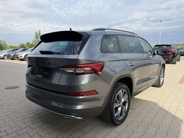 Pelēks Skoda Kodiaq 2022 Šauļi, ar dzinēja tilpumu 1.50 L un nobraukumu 178 tūkst. km par 26990 €, foto 9 vietnē AUTOMOTO.COM.LV