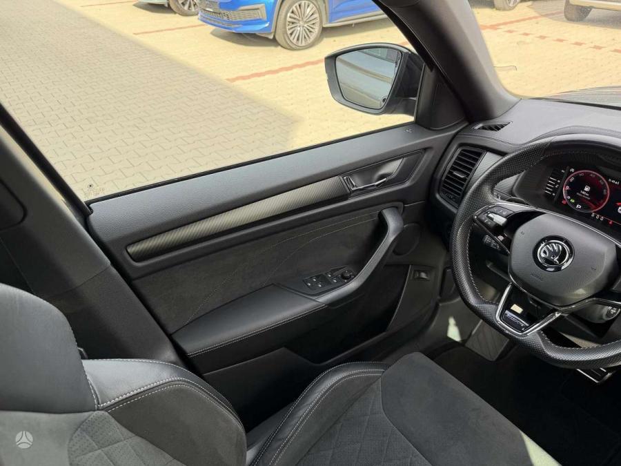 Pelēks Skoda Kodiaq 2022 Šauļi, ar dzinēja tilpumu 1.50 L un nobraukumu 178 tūkst. km par 26990 €, foto 17 vietnē AUTOMOTO.COM.LV