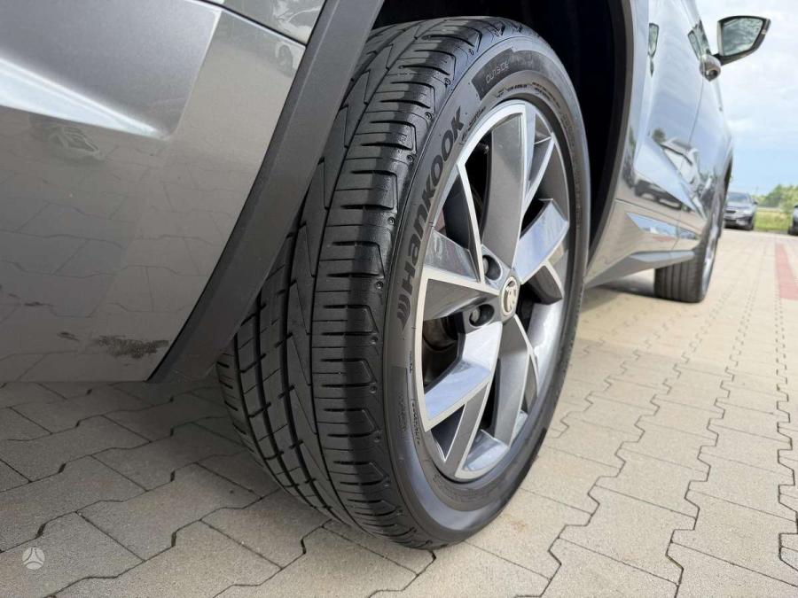Pelēks Skoda Kodiaq 2022 Šauļi, ar dzinēja tilpumu 1.50 L un nobraukumu 178 tūkst. km par 26990 €, foto 28 vietnē AUTOMOTO.COM.LV