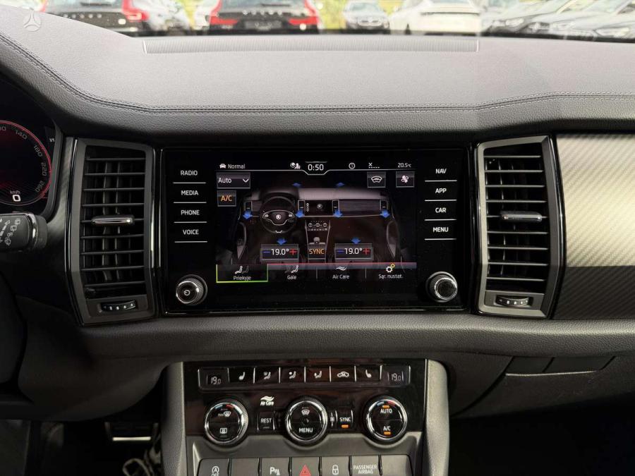 Pelēks Skoda Kodiaq 2022 Šauļi, ar dzinēja tilpumu 1.50 L un nobraukumu 178 tūkst. km par 26990 €, foto 33 vietnē AUTOMOTO.COM.LV