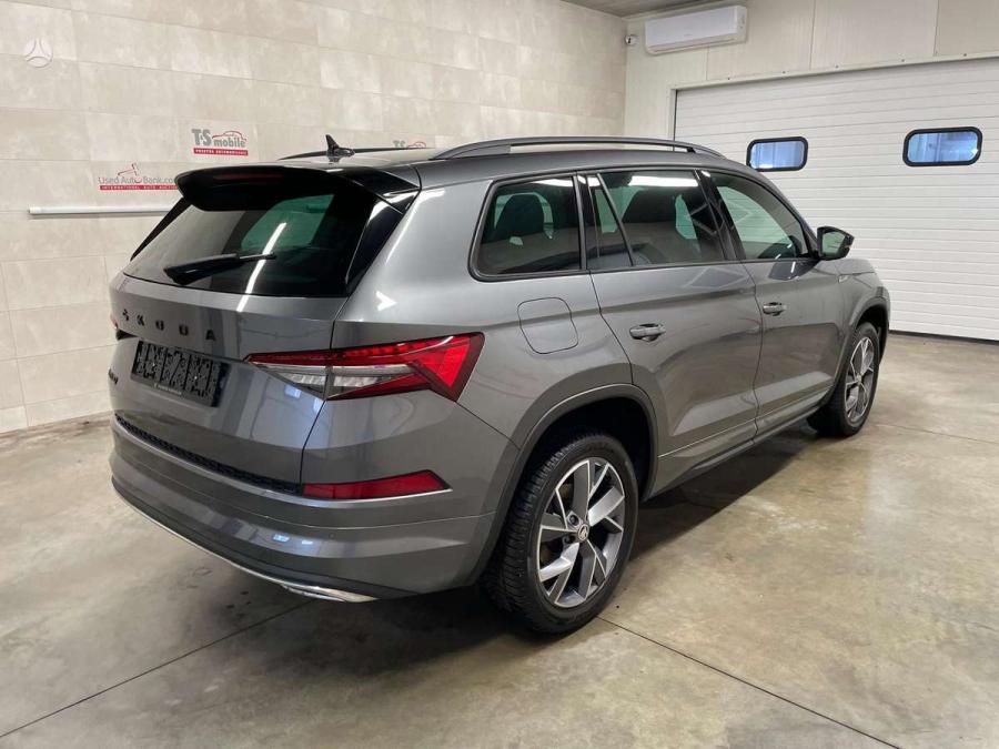 Grey Skoda Kodiaq 2022 in Marijampole, with an engine capacity of 1.50 L and mileage of 198 thousand km for 23474 €, photo 5 on AUTOMOTO.COM.LV