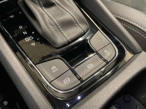 Grey Skoda Kodiaq 2022 in Marijampole, with an engine capacity of 1.50 L and mileage of 198 thousand km for 23474 €, photo 15 on AUTOMOTO.COM.LV