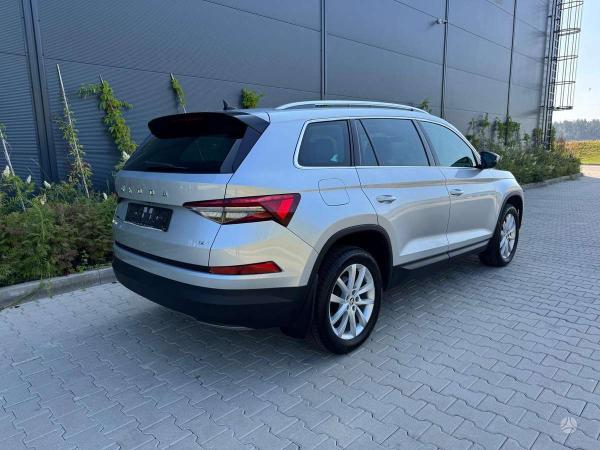 Grey Skoda Kodiaq 2022 in Vilnius, with an engine capacity of 1.97 L and mileage of 117 thousand km for 28300 €, photo 5 on AUTOMOTO.COM.LV