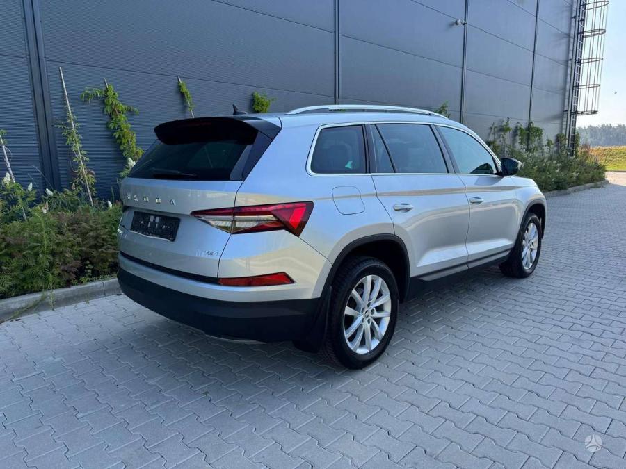 Серый Шкода Kodiaq 2022 в Вильнюс, объемом двигателя 1.97 л и пробегом 117 тыс. км за 28300 €, фото 6 на AUTOMOTO.COM.LV