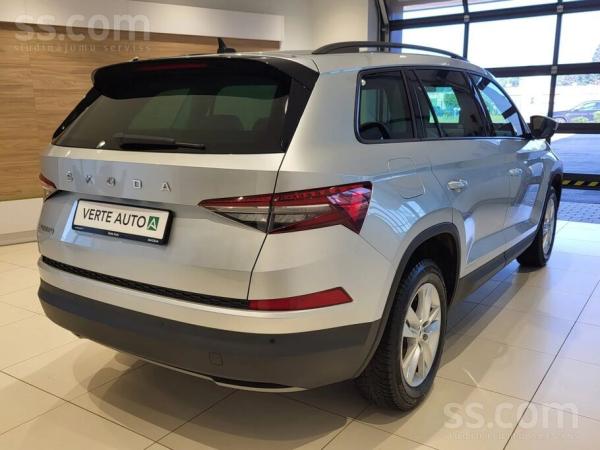 Серый Шкода Kodiaq 2022 в Рига, объемом двигателя 1.50 л и пробегом 119 тыс. км за 21490 €, фото 6 на AUTOMOTO.COM.LV