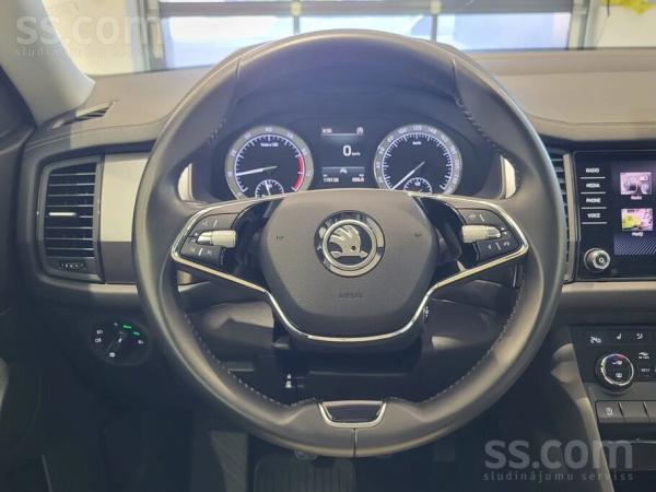 Серый Шкода Kodiaq 2022 в Рига, объемом двигателя 1.50 л и пробегом 119 тыс. км за 21490 €, фото 8 на AUTOMOTO.COM.LV