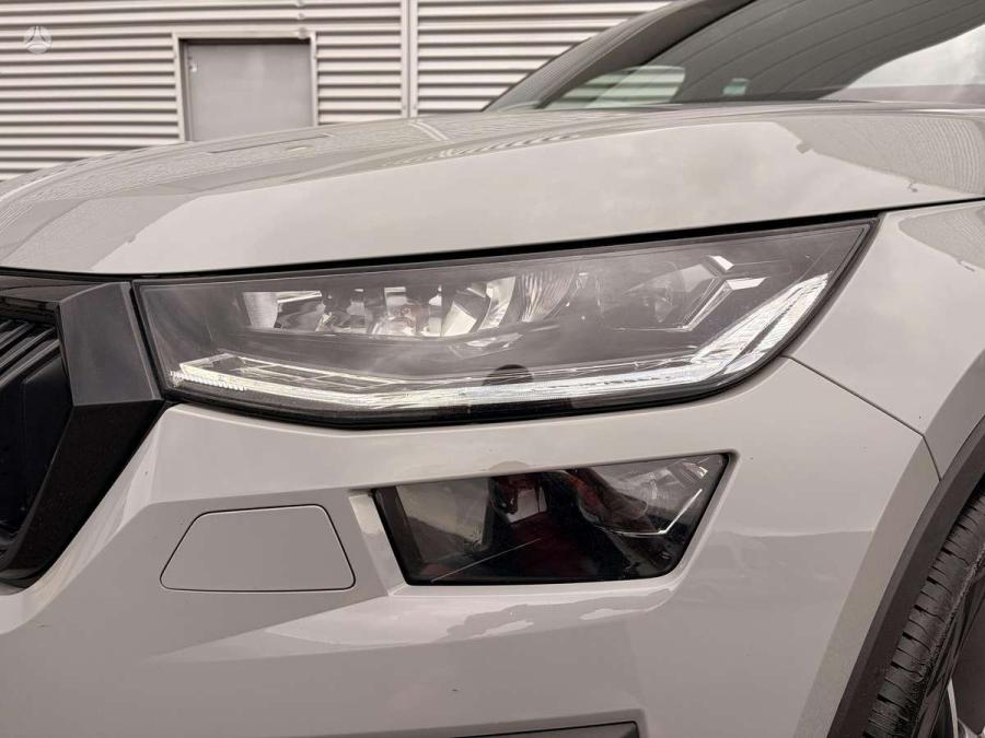 Grey Skoda Kodiaq 2022 in Vilnius, with an engine capacity of 1.97 L and mileage of 155 thousand km for 27700 €, photo 7 on AUTOMOTO.COM.LV