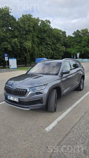 Pelēks Skoda Kodiaq 2022 Rīga, ar dzinēja tilpumu 2.00 L un nobraukumu 76 tūkst. km par 32990 €, foto  vietnē AUTOMOTO.COM.LV