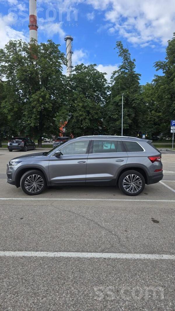 Pelēks Skoda Kodiaq 2022 Rīga, ar dzinēja tilpumu 2.00 L un nobraukumu 76 tūkst. km par 32990 €, foto 3 vietnē AUTOMOTO.COM.LV