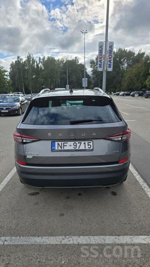 Pelēks Skoda Kodiaq 2022 Rīga, ar dzinēja tilpumu 2.00 L un nobraukumu 76 tūkst. km par 32990 €, foto 5 vietnē AUTOMOTO.COM.LV