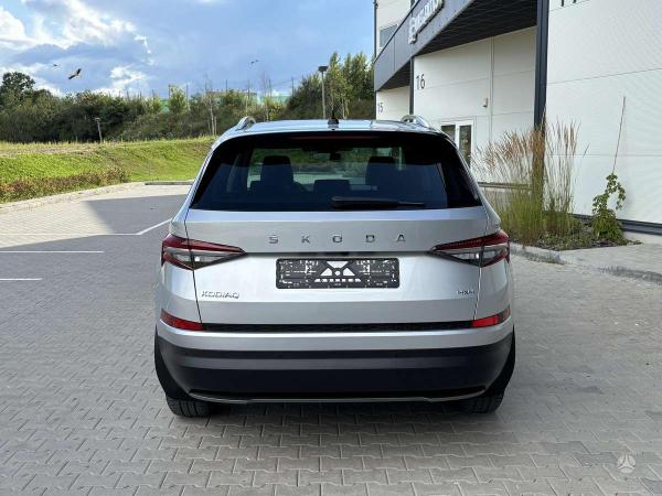 Pelēks Skoda Kodiaq 2022 Viļņa, ar dzinēja tilpumu 1.97 L un nobraukumu 118 tūkst. km par 28300 €, foto 4 vietnē AUTOMOTO.COM.LV