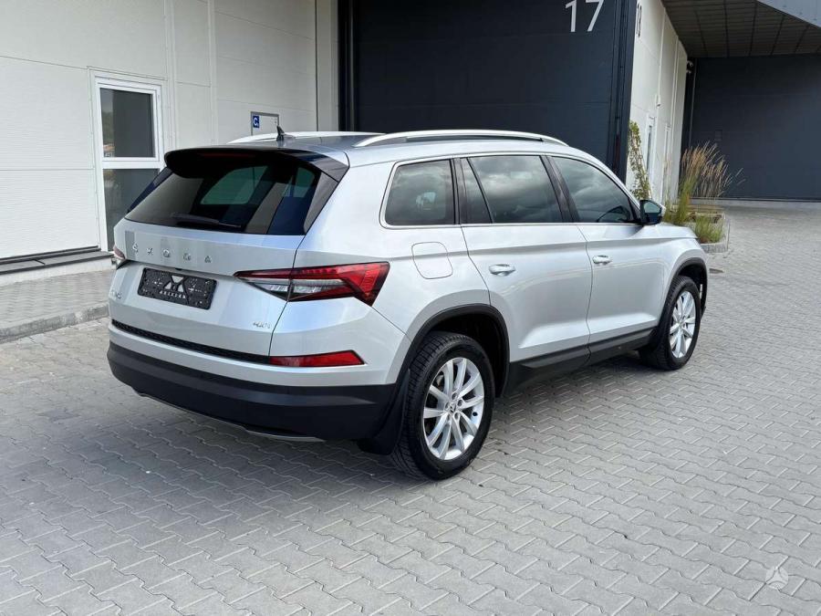 Серый Шкода Kodiaq 2022 в Вильнюс, объемом двигателя 1.97 л и пробегом 118 тыс. км за 28300 €, фото 6 на AUTOMOTO.COM.LV