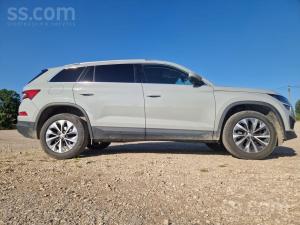 Pelēks Skoda Kodiaq 2022 Rīga, ar dzinēja tilpumu 1.50 L un nobraukumu 61 tūkst. km par 26500 €, foto 6 vietnē AUTOMOTO.COM.LV