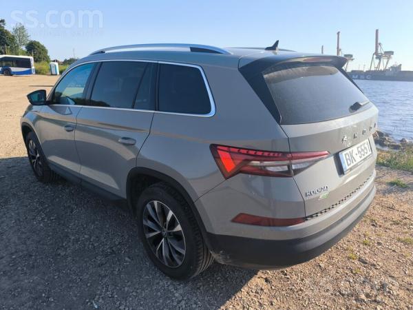 Grey Skoda Kodiaq 2022 in Riga, with an engine capacity of 1.50 L and mileage of 61 thousand km for 26500 €, photo 4 on AUTOMOTO.COM.LV