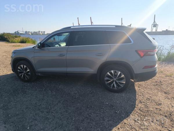Grey Skoda Kodiaq 2022 in Riga, with an engine capacity of 1.50 L and mileage of 61 thousand km for 26500 €, photo 8 on AUTOMOTO.COM.LV
