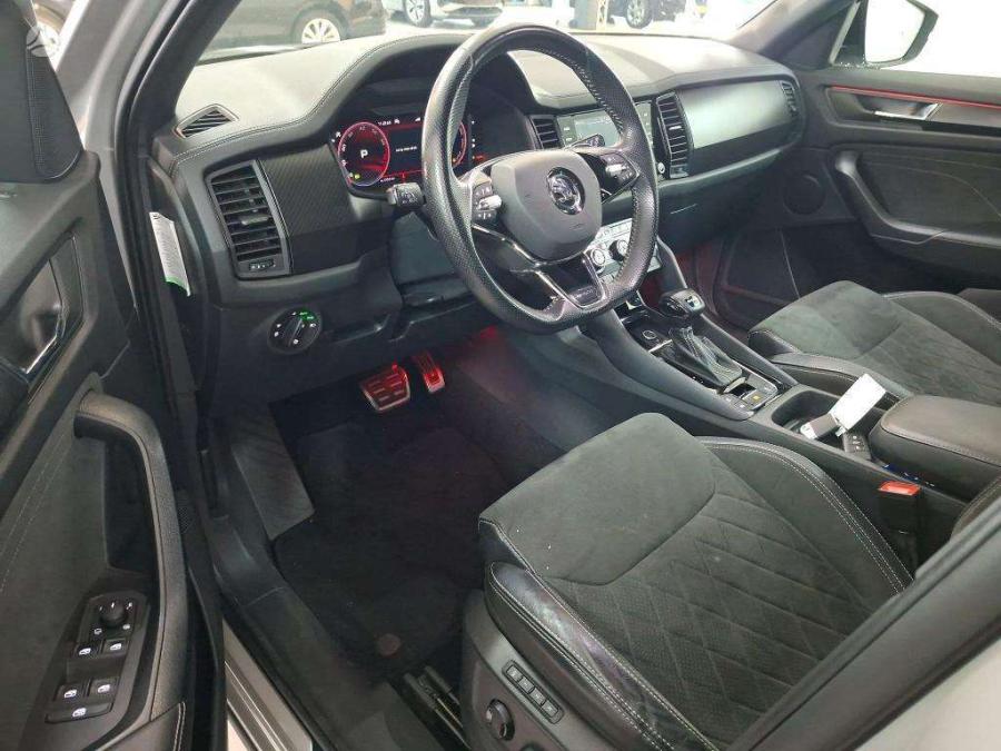 Серый Шкода Kodiaq 2022 в Вильнюс, объемом двигателя 1.50 л и пробегом 103 тыс. км за 27470 €, фото 8 на AUTOMOTO.COM.LV