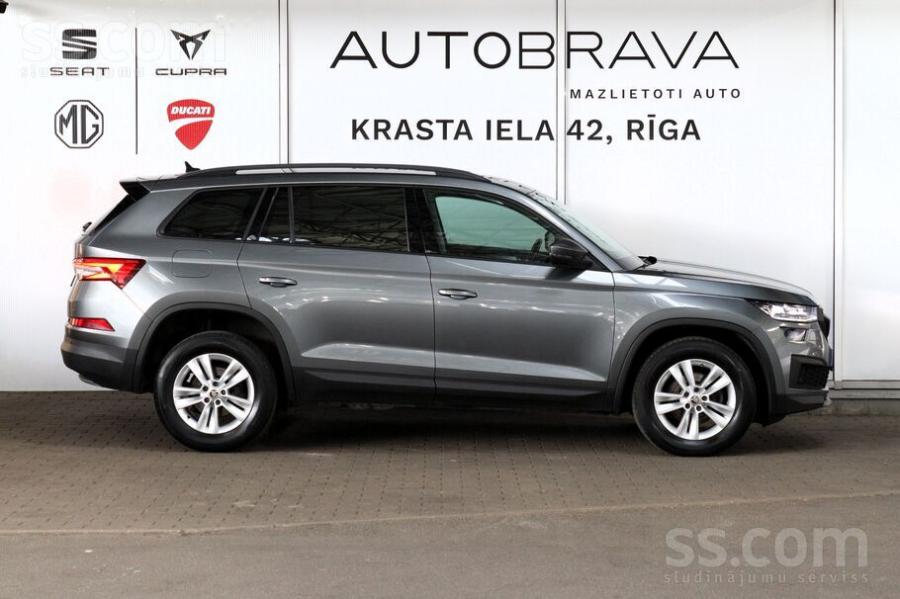 Pelēks Skoda Kodiaq 2022 Rīga, ar dzinēja tilpumu 1.50 L un nobraukumu 99 tūkst. km par 23200 €, foto 6 vietnē AUTOMOTO.COM.LV