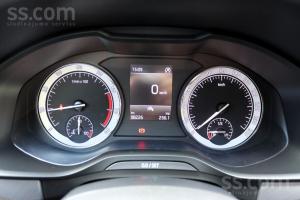 Pelēks Skoda Kodiaq 2022 Rīga, ar dzinēja tilpumu 1.50 L un nobraukumu 99 tūkst. km par 23200 €, foto 24 vietnē AUTOMOTO.COM.LV