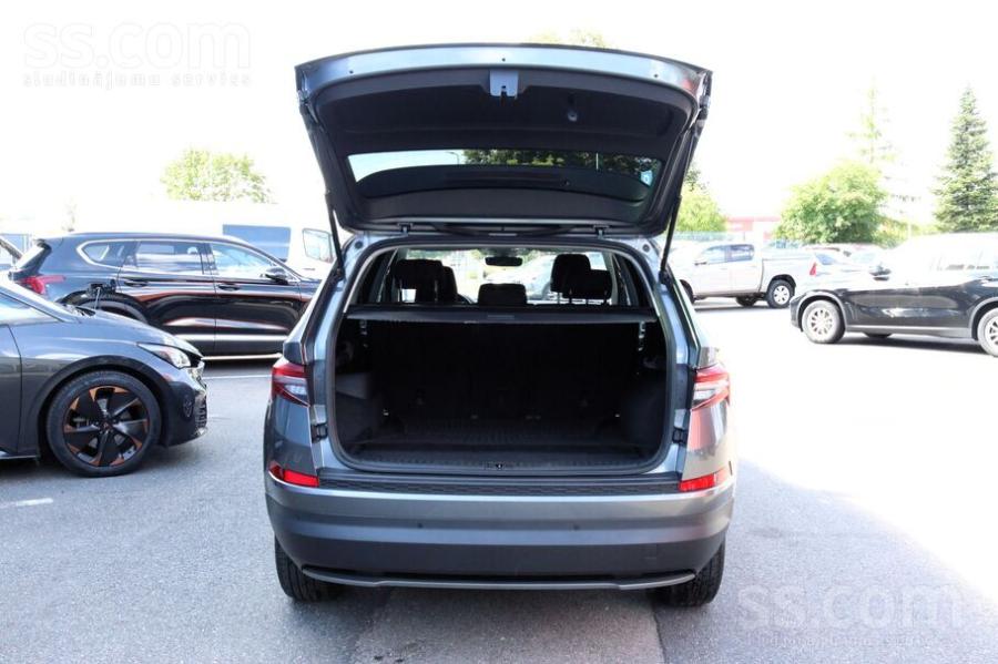 Pelēks Skoda Kodiaq 2022 Rīga, ar dzinēja tilpumu 1.50 L un nobraukumu 99 tūkst. km par 23200 €, foto 29 vietnē AUTOMOTO.COM.LV