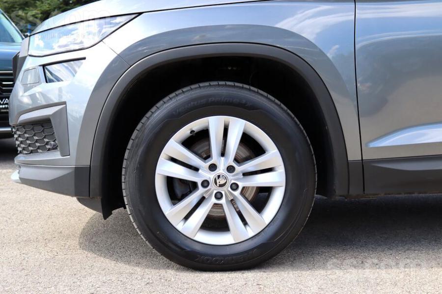 Pelēks Skoda Kodiaq 2022 Rīga, ar dzinēja tilpumu 1.50 L un nobraukumu 99 tūkst. km par 23200 €, foto 33 vietnē AUTOMOTO.COM.LV