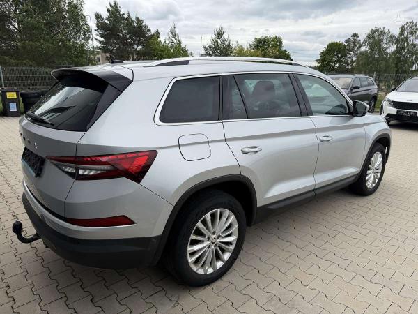 Pelēks Skoda Kodiaq 2022 Šauļi, ar dzinēja tilpumu 1.50 L un nobraukumu 193 tūkst. km par 22978 €, foto 3 vietnē AUTOMOTO.COM.LV