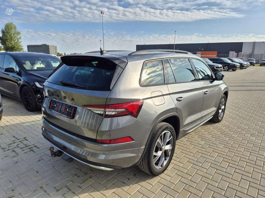 Pelēks Skoda Kodiaq 2022 Šauļi, ar dzinēja tilpumu 1.50 L un nobraukumu 218 tūkst. km par 24800 €, foto 4 vietnē AUTOMOTO.COM.LV