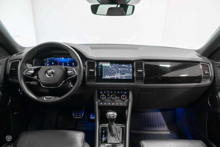 Grey Skoda Kodiaq 2022 in Vilnius, with an engine capacity of 2.00 L and mileage of 157 thousand km for 32500 €, photo 16 on AUTOMOTO.COM.LV