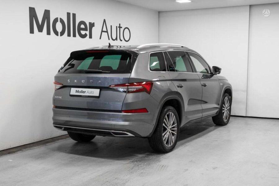 Grey Skoda Kodiaq 2022 in Vilnius, with an engine capacity of 2.00 L and mileage of 157 thousand km for 32500 €, photo 4 on AUTOMOTO.COM.LV