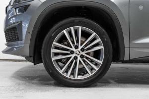 Grey Skoda Kodiaq 2022 in Vilnius, with an engine capacity of 2.00 L and mileage of 157 thousand km for 32500 €, photo 55 on AUTOMOTO.COM.LV