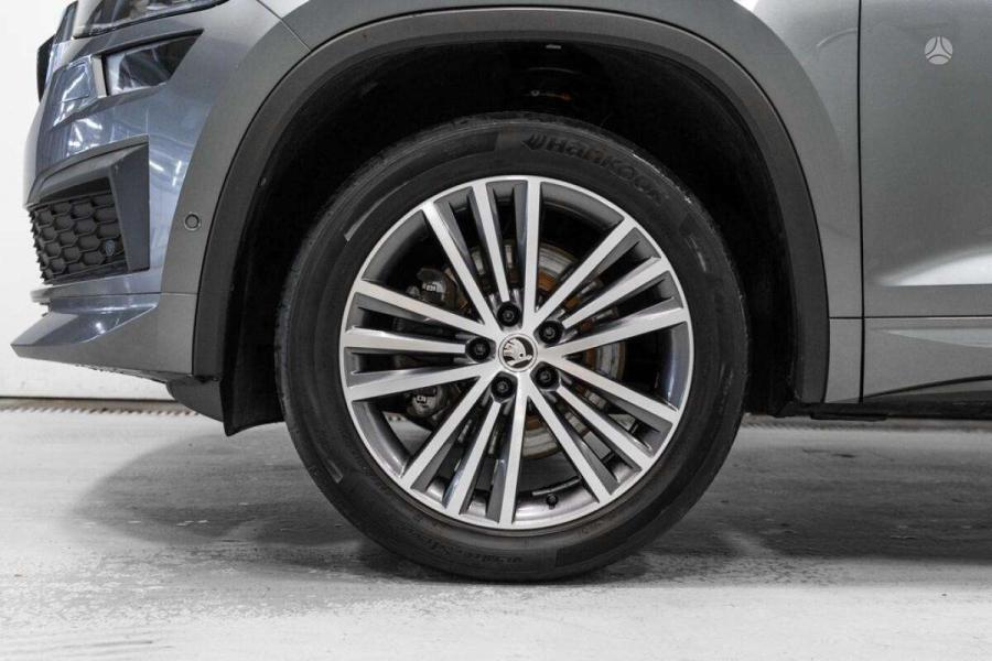 Grey Skoda Kodiaq 2022 in Vilnius, with an engine capacity of 2.00 L and mileage of 157 thousand km for 32500 €, photo 55 on AUTOMOTO.COM.LV