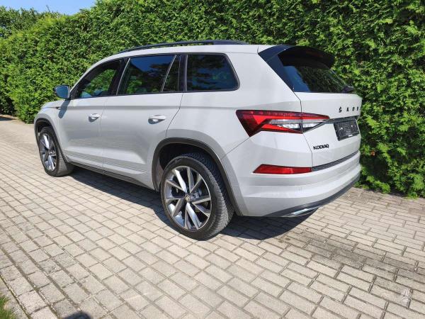 Серый Шкода Kodiaq 2022 в Калвария, объемом двигателя 1.50 л и пробегом 104 тыс. км за 28980 €, фото 3 на AUTOMOTO.COM.LV