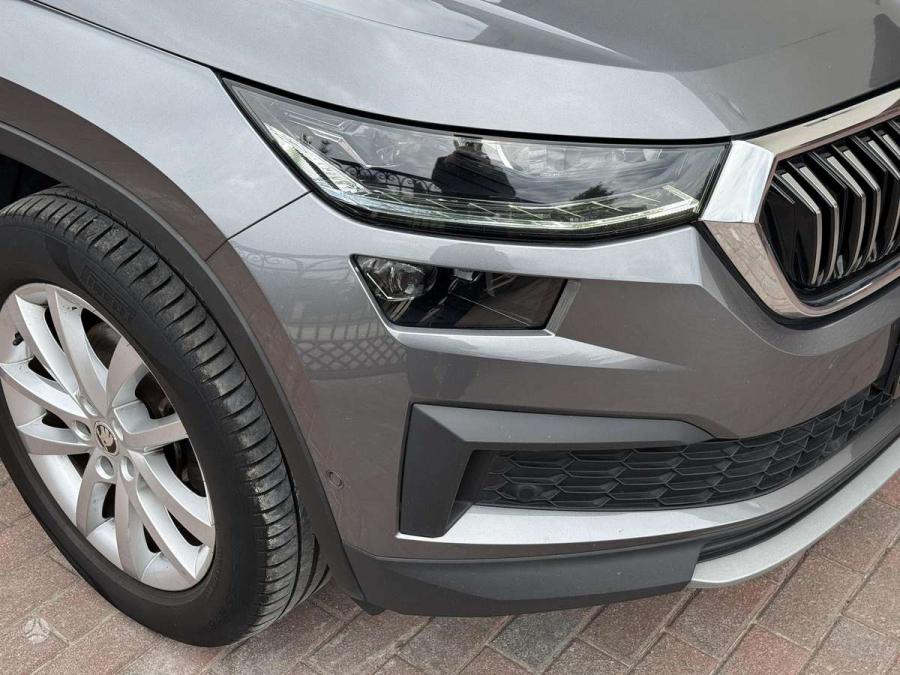 Pelēks Skoda Kodiaq 2022 Šauļi, ar dzinēja tilpumu 1.50 L un nobraukumu 168 tūkst. km par 23290 €, foto 5 vietnē AUTOMOTO.COM.LV