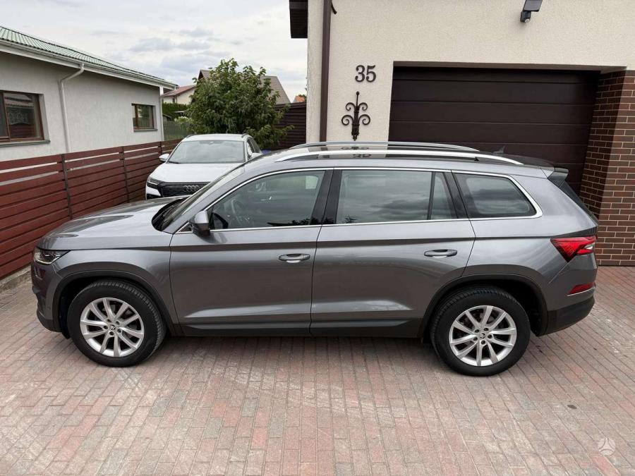 Pelēks Skoda Kodiaq 2022 Šauļi, ar dzinēja tilpumu 1.50 L un nobraukumu 168 tūkst. km par 23290 €, foto 10 vietnē AUTOMOTO.COM.LV