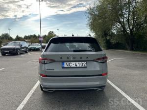 Pelēks Skoda Kodiaq 2022 Rīga, ar dzinēja tilpumu 1.50 L un nobraukumu 88 tūkst. km par 30000 €, foto 5 vietnē AUTOMOTO.COM.LV