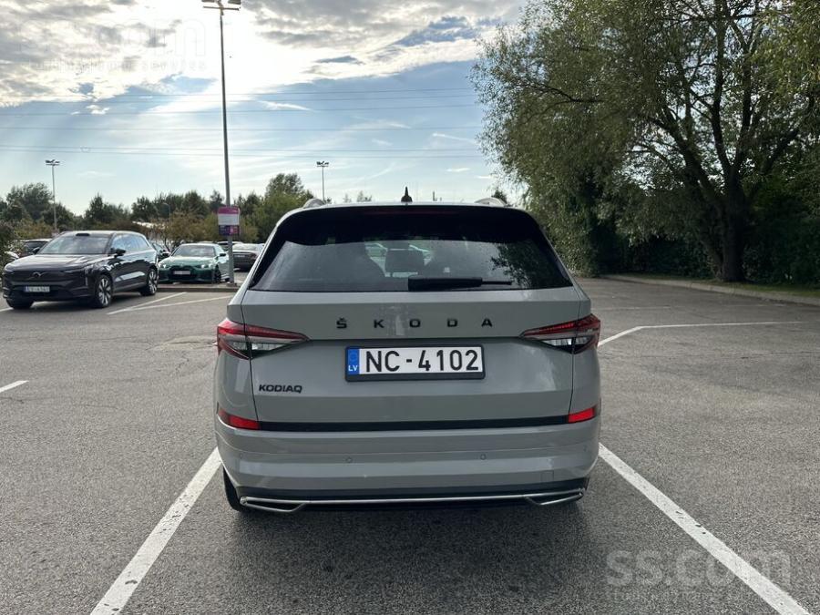 Pelēks Skoda Kodiaq 2022 Rīga, ar dzinēja tilpumu 1.50 L un nobraukumu 88 tūkst. km par 30000 €, foto 5 vietnē AUTOMOTO.COM.LV