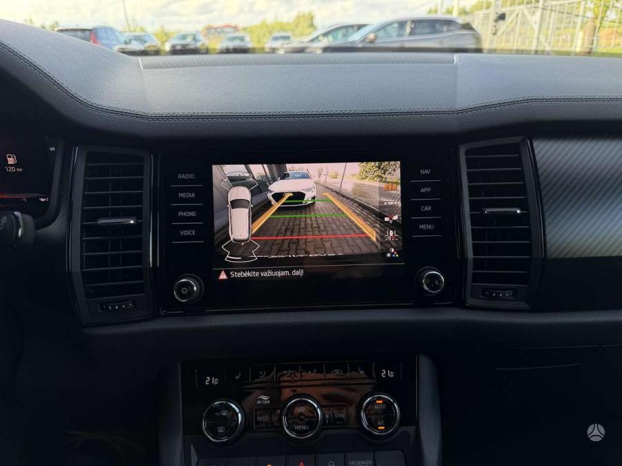 Pelēks Skoda Kodiaq 2022 Šauļi, ar dzinēja tilpumu 1.50 L un nobraukumu 162 tūkst. km par 27818 €, foto 32 vietnē AUTOMOTO.COM.LV