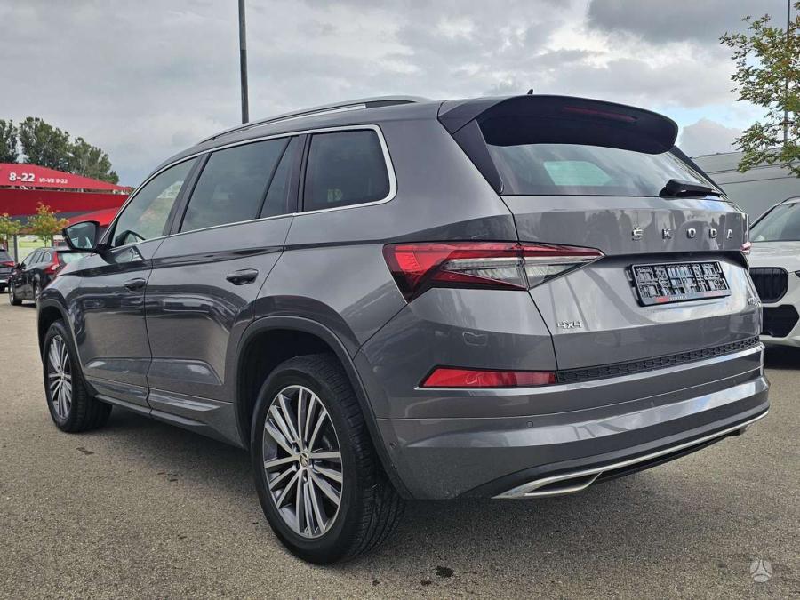 Pelēks Skoda Kodiaq 2022 Viļņa, ar dzinēja tilpumu 1.97 L un nobraukumu 176 tūkst. km par 25700 €, foto 5 vietnē AUTOMOTO.COM.LV